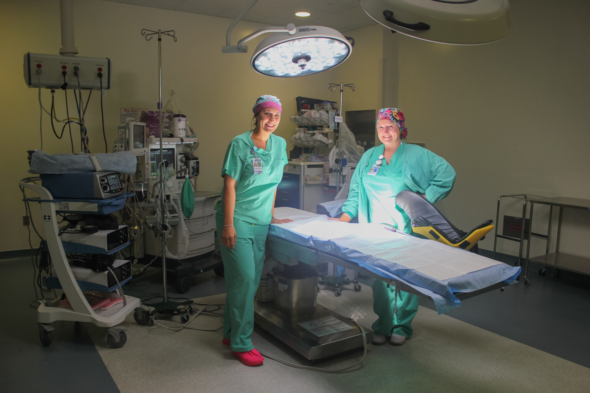 Inside the Operating Room: Behind the Scenes of a Tight Knit Surgery ...